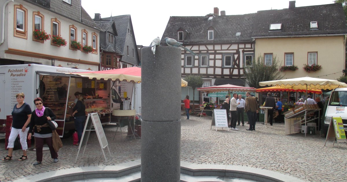 Der Wochenmarkt in Bad Cambergs Altstadt geht in die Winterpause ...