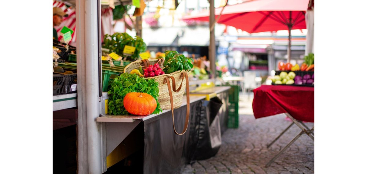 Der Donnerstags-Wochenmarkt auf dem Marktplatz startet ins neue Jahr ...